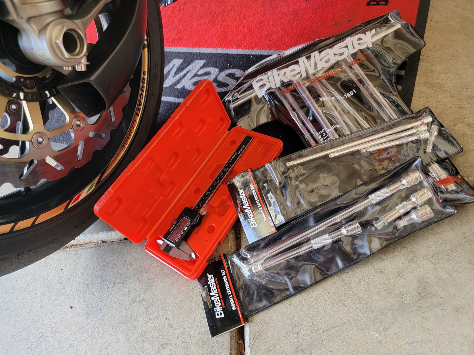 BikeMaster Tools – Superbike-Coach – A Motorcycle Riding School in ...